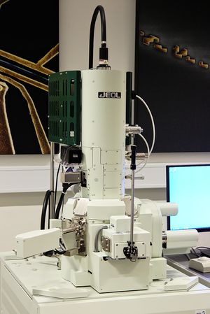 JEOL 7800F - cleanroom