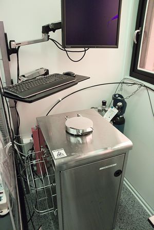 Cambridge ALD - cleanroom